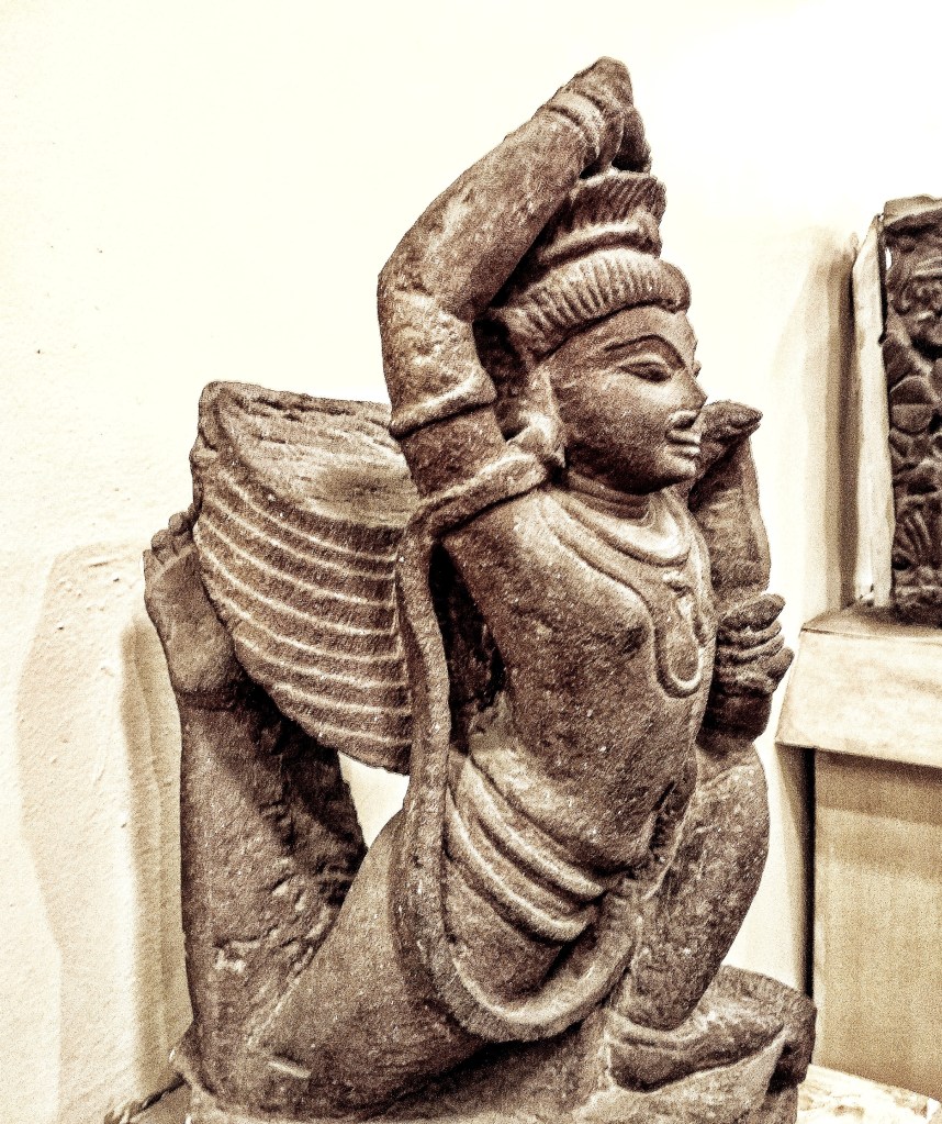 Garuda – the vahana of Vishnu (Vishnu’s mount) – Moni Gāthā