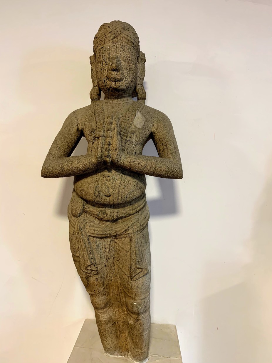 Mudras and Postures seen in Indian Iconography – Moni Gāthā